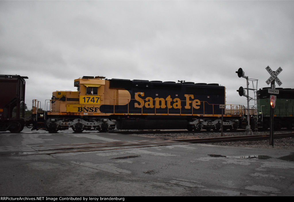 BNSF 1747 at santa fe jct